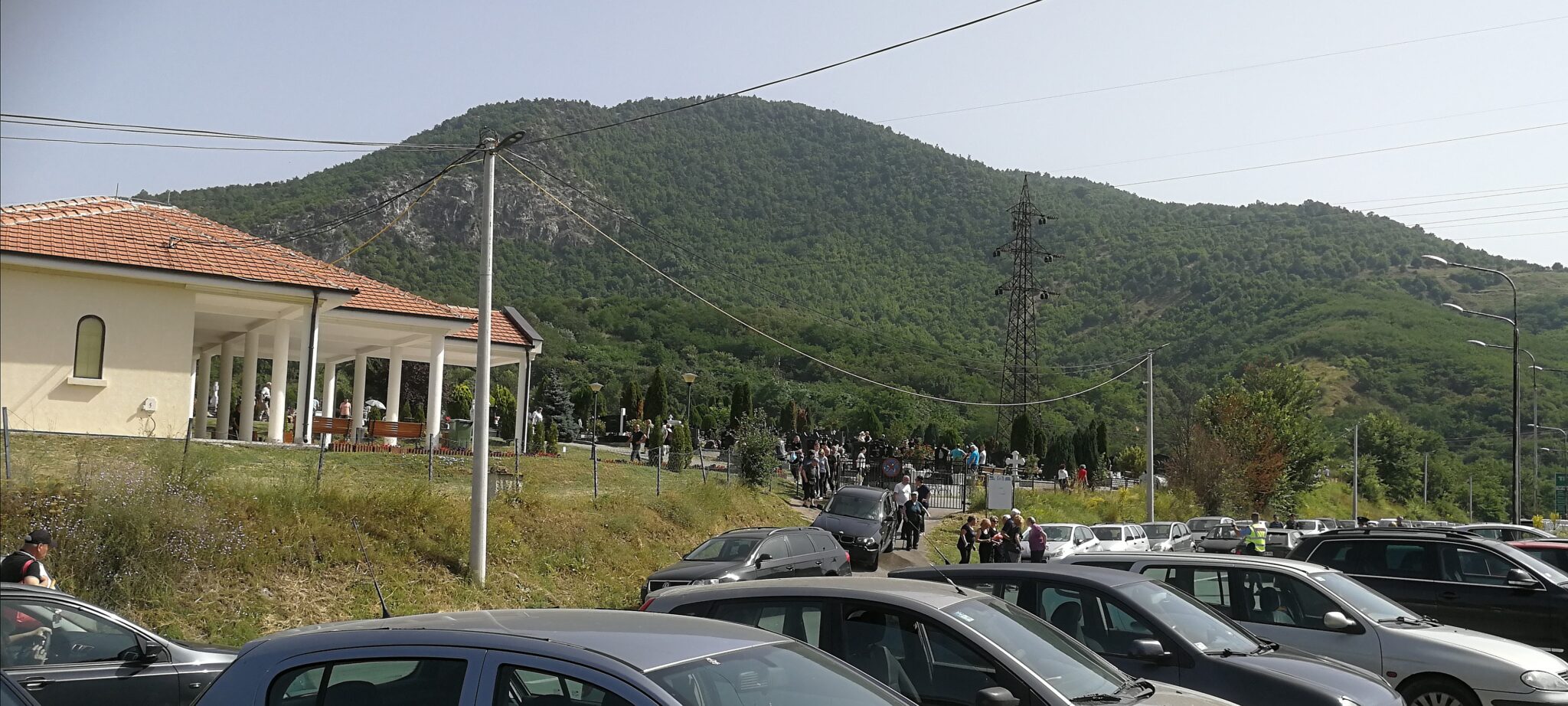 Danas su Duhovske zadušnice: Dan molitve i sećanja na preminule ...